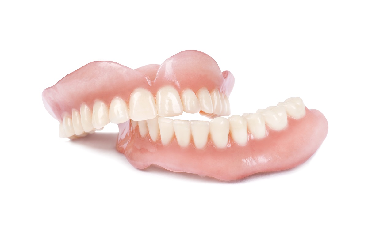 5 Denture Care Tips: Do's and Don'ts | Elevate Dental